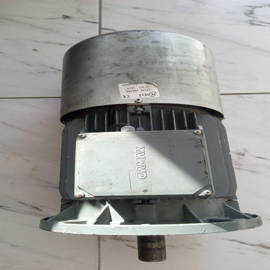 GAMAK ELEKTRİK MOTORU 5,5 KW 1500 B5 FRENLİ