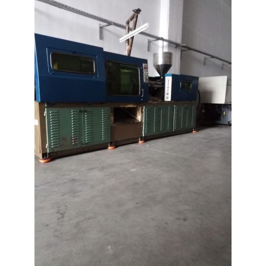 SATILIK PLASTİK ENJEKSİYON MAKİNESİ VE EKİPMANLARI